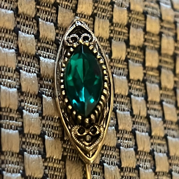 Unique Vintage | Jewelry | Vintage Emerald Green Crystalgold Stick Pin ...